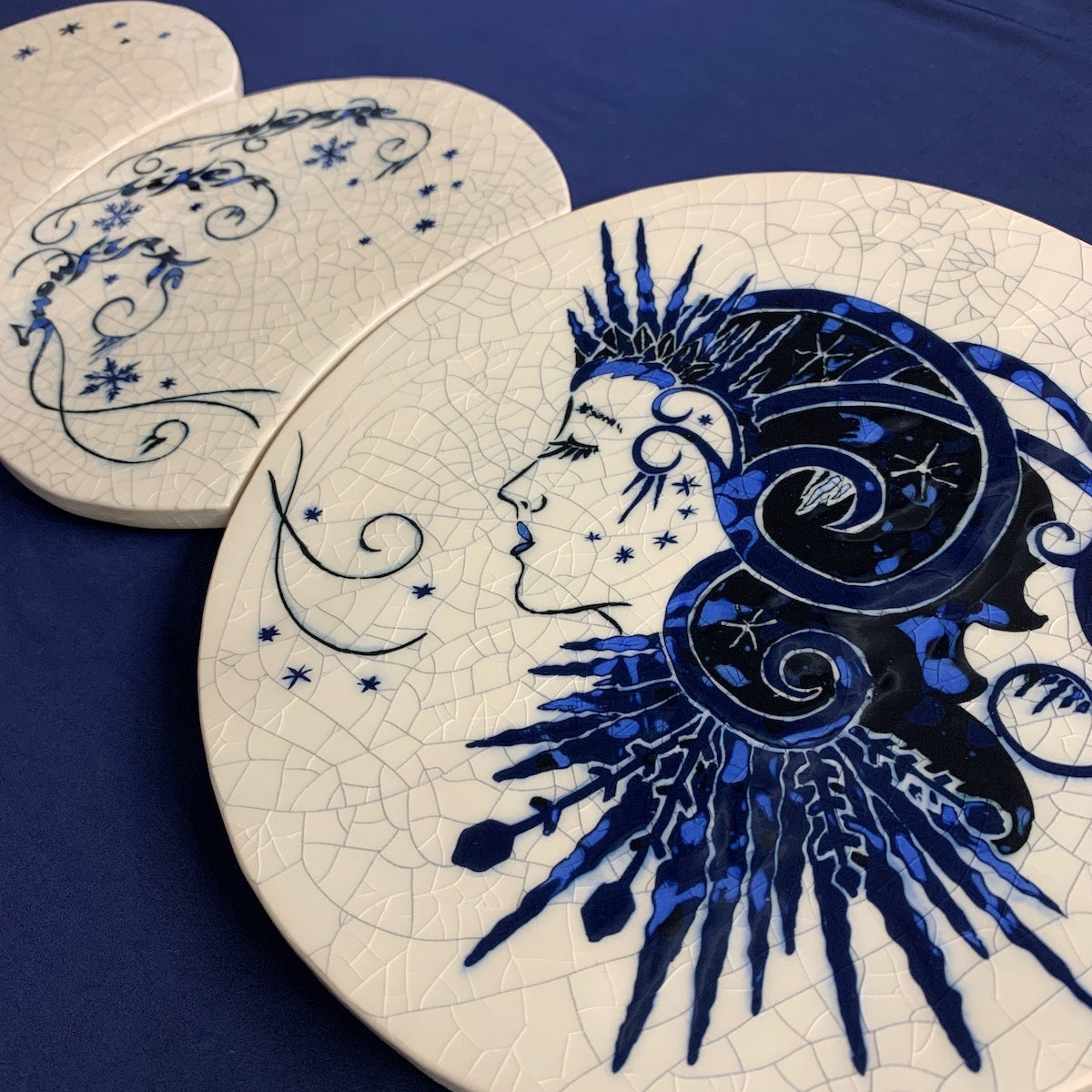 Mother Earth in Winter Cascading Centre Piece™ – Alchemy Tiles